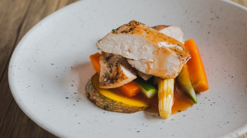 Ohm Cuisine พร้อมเสิร์ฟความอร่อยที่หลากหลายกว่า 50 เมนูไทยเทศและคาวหวาน ...